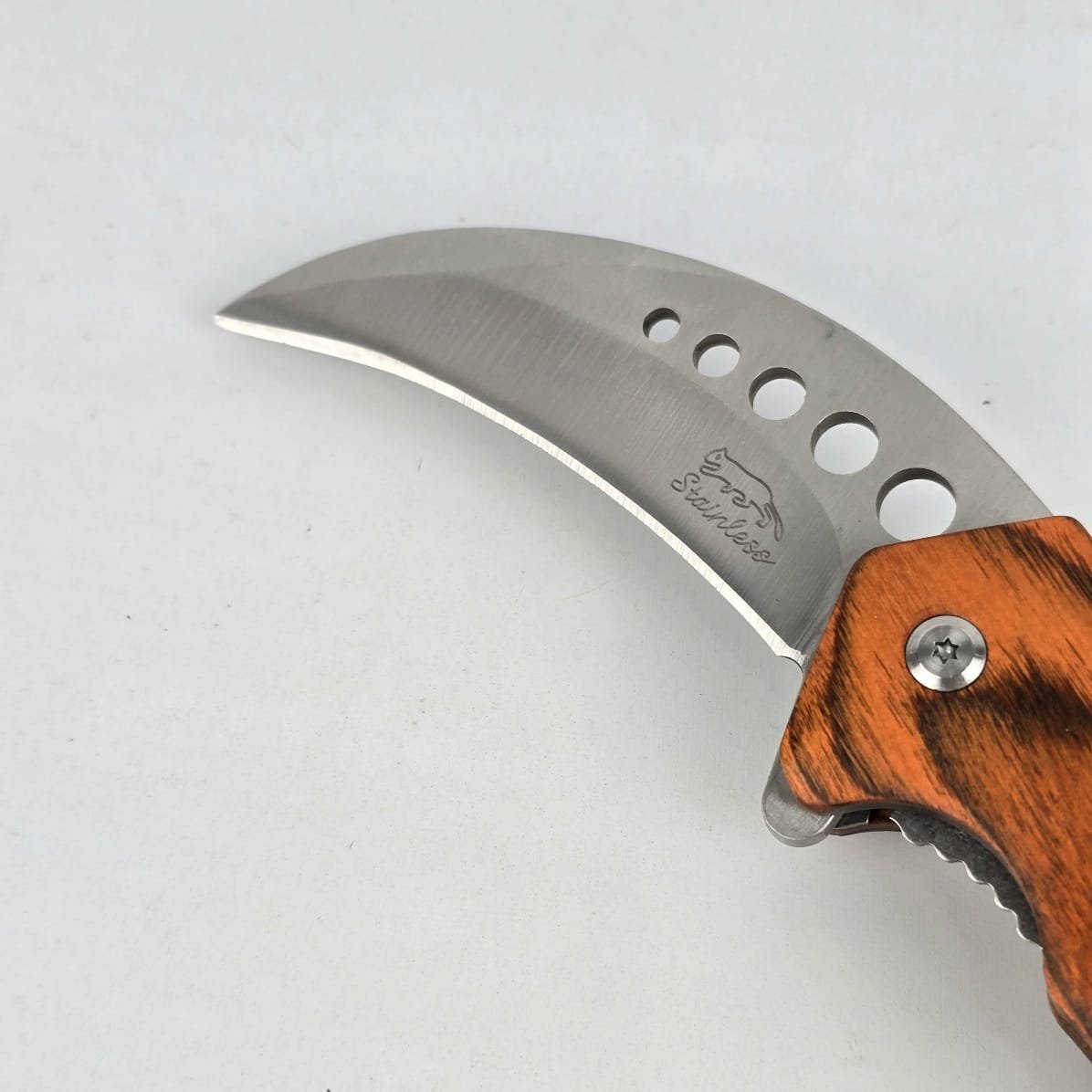 Lote #166 Navaja plegable Karambit con dedal – Narvaja Online